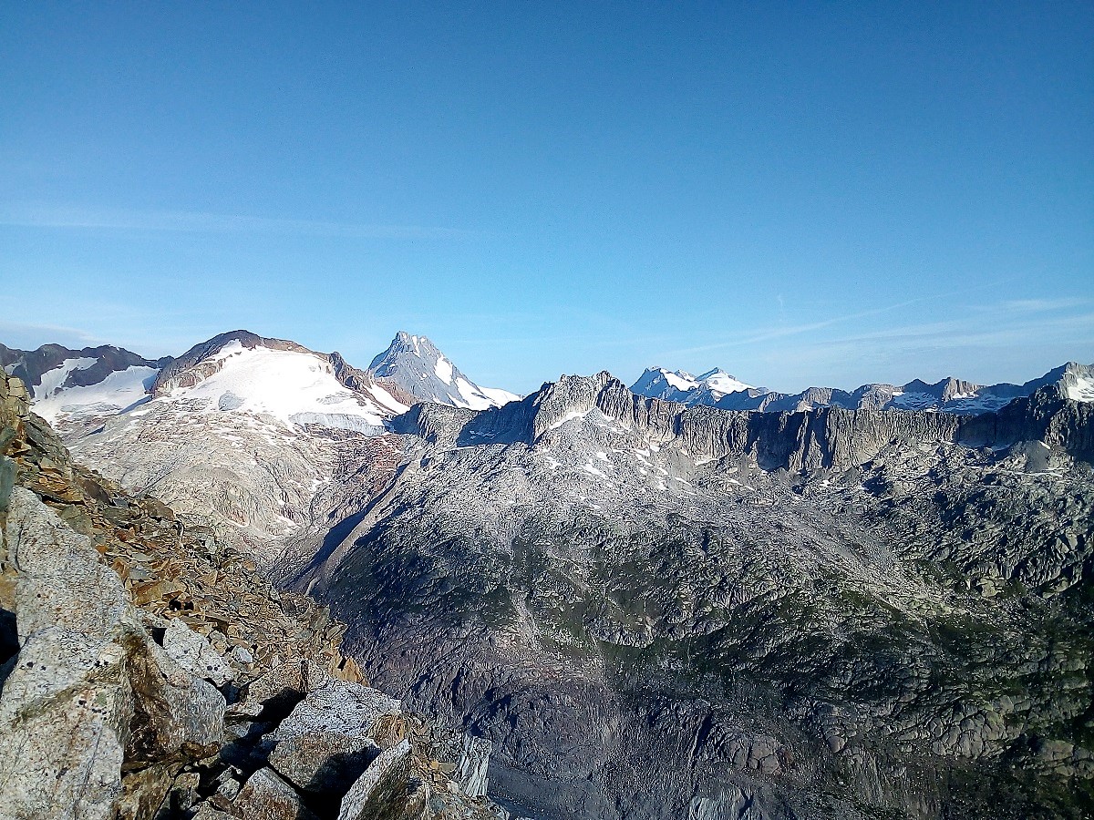 Löffelhorn 3095m im Goms mit Bergführer Wallis Schweiz alpin Wandern