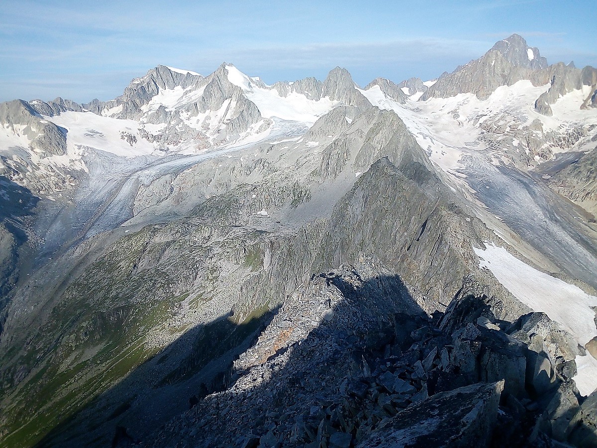 Löffelhorn 3095m im Goms mit Bergführer Wallis Schweiz alpin Wandern